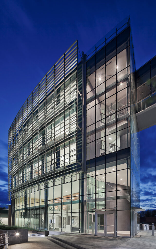 Simons Center for Geometry and Physics Flourishes at Intersection of ...